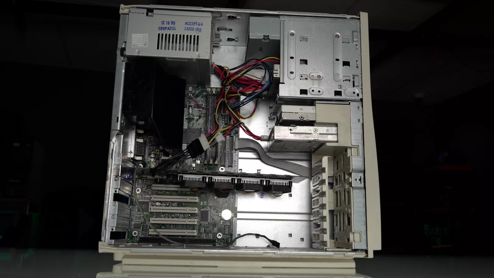 Back from the Dead: 3dfx's Unreleased Voodoo5 6000 Quad-GPU Card ...