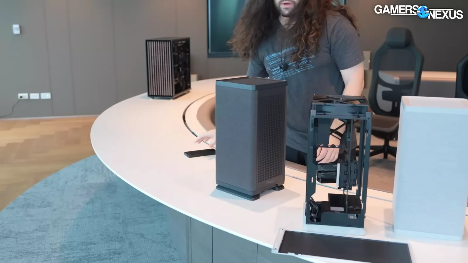 Impressive Fractal Era 2 & Mood Mini Cases | GamersNexus