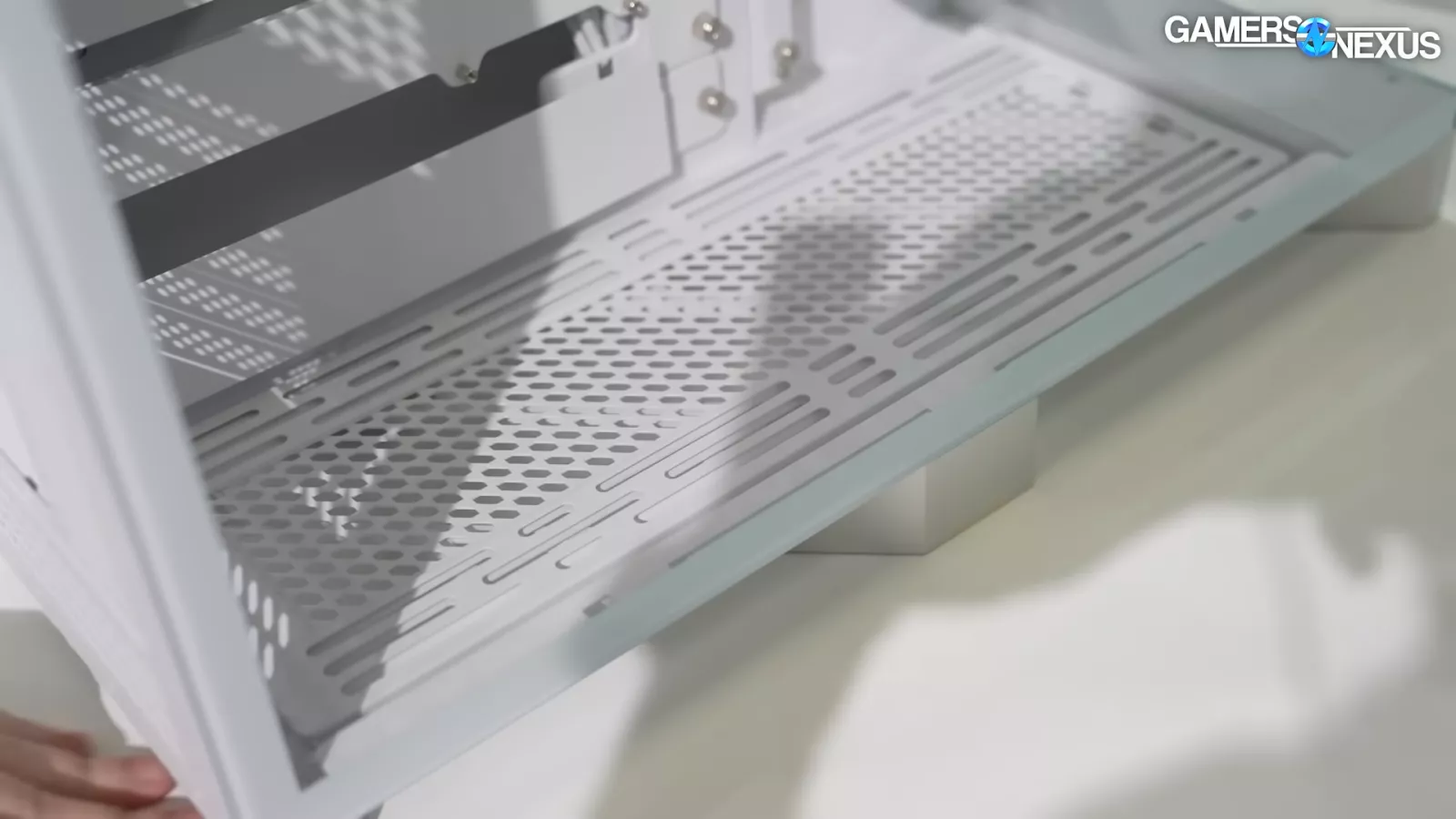 The Weirdest New PC Company: Tryx '3D' Panorama Cooler, Paracord Case ...