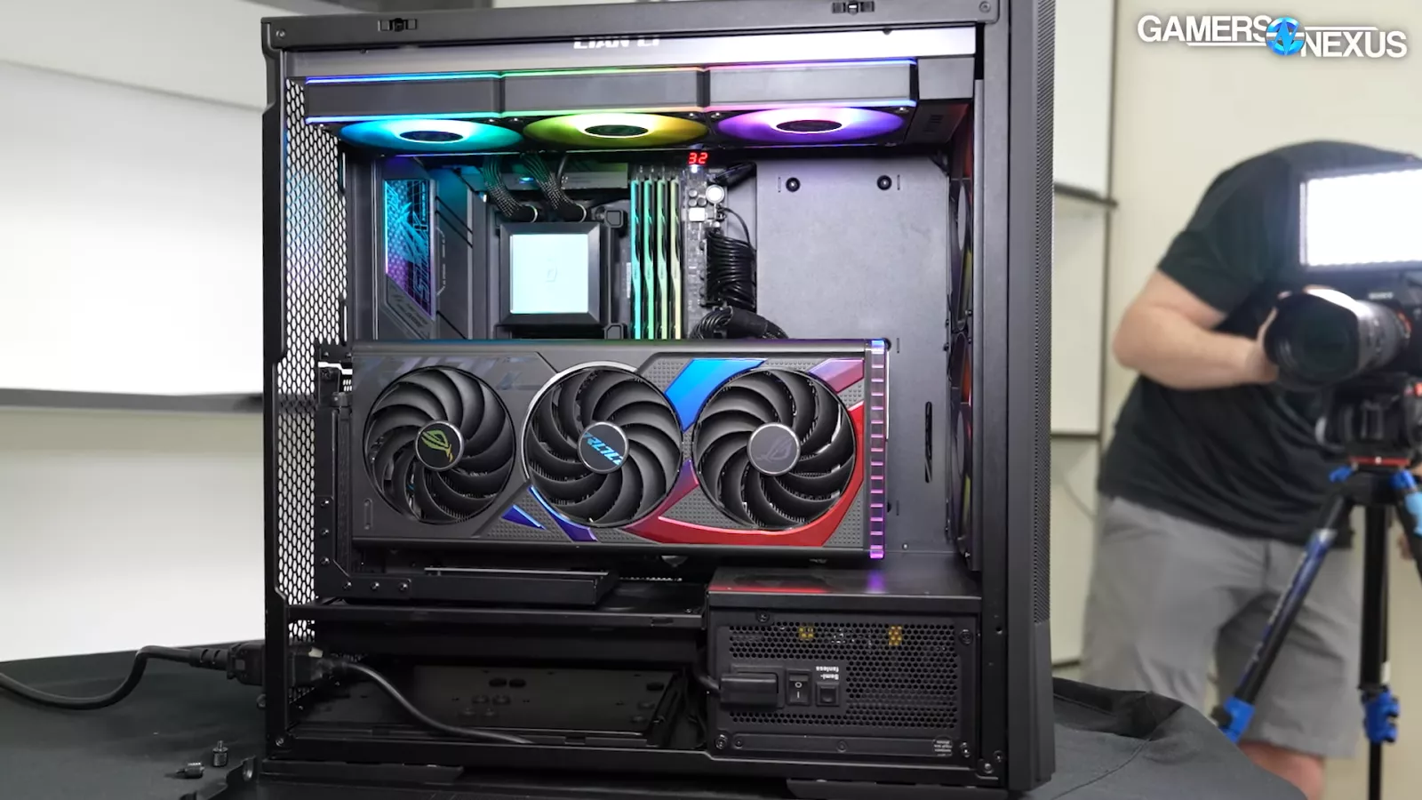 Lian Li's Brilliant Airflow Design: Lancool 207 Budget Case, 217 Wood ...