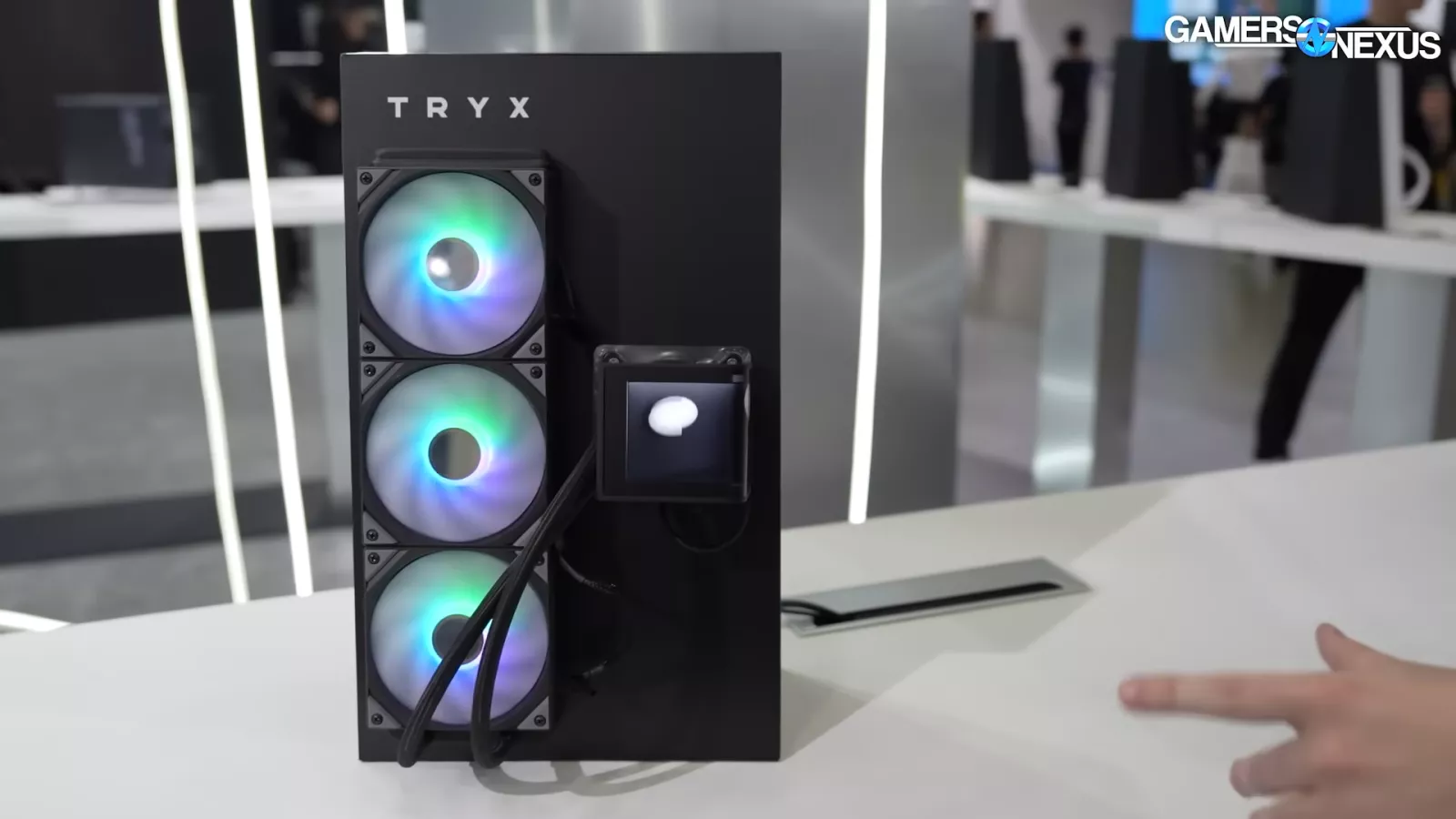 The Weirdest New PC Company: Tryx '3D' Panorama Cooler, Paracord Case, & Luca | GamersNexus