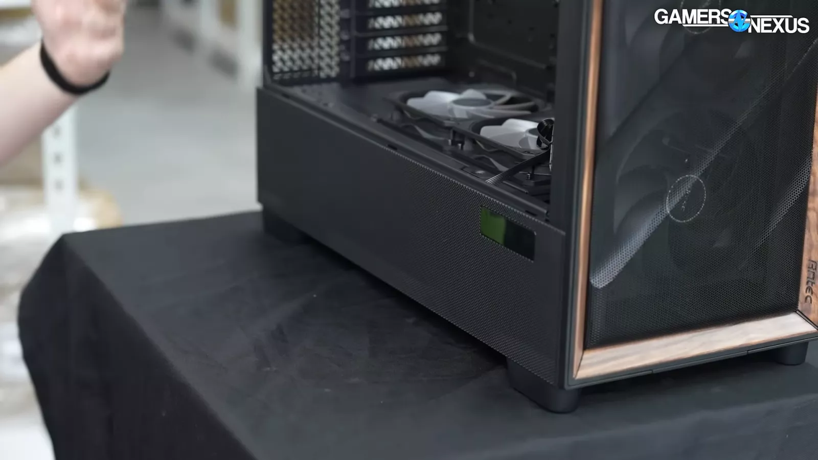 Antec's Case Comeback: High Performance Cases, Wood Panels, & AMD ...