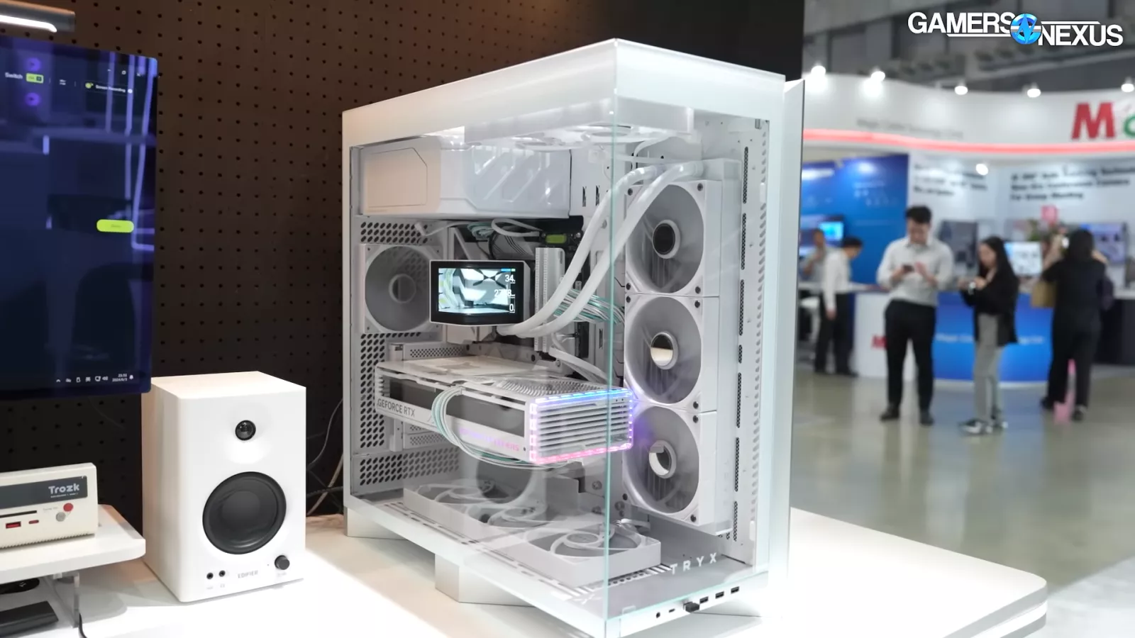 The Weirdest New PC Company: Tryx '3D' Panorama Cooler, Paracord Case ...