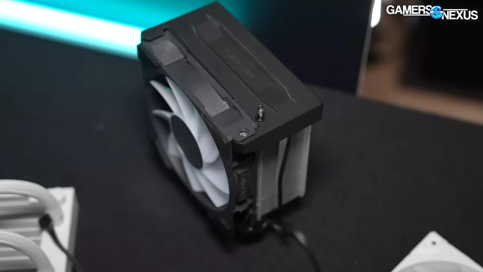 Phanteks' Liquid Freezer III Competitor, Patent-Avoiding Fans, & P400A ...