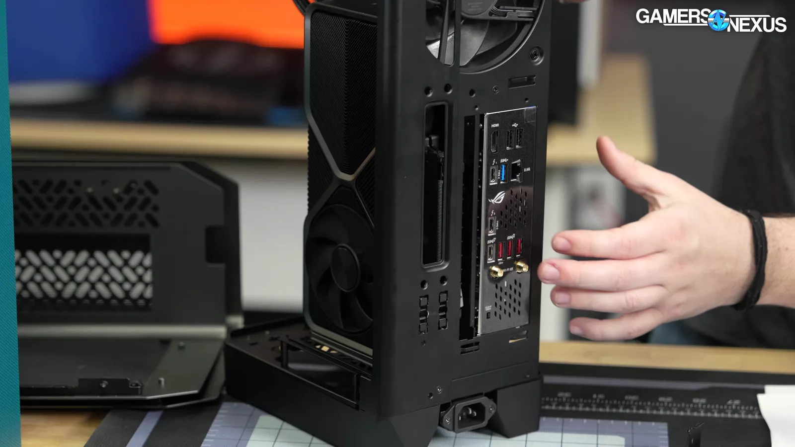 Well-Built Mini-ITX Case: Cooler Master NCORE 100 MAX Review ...