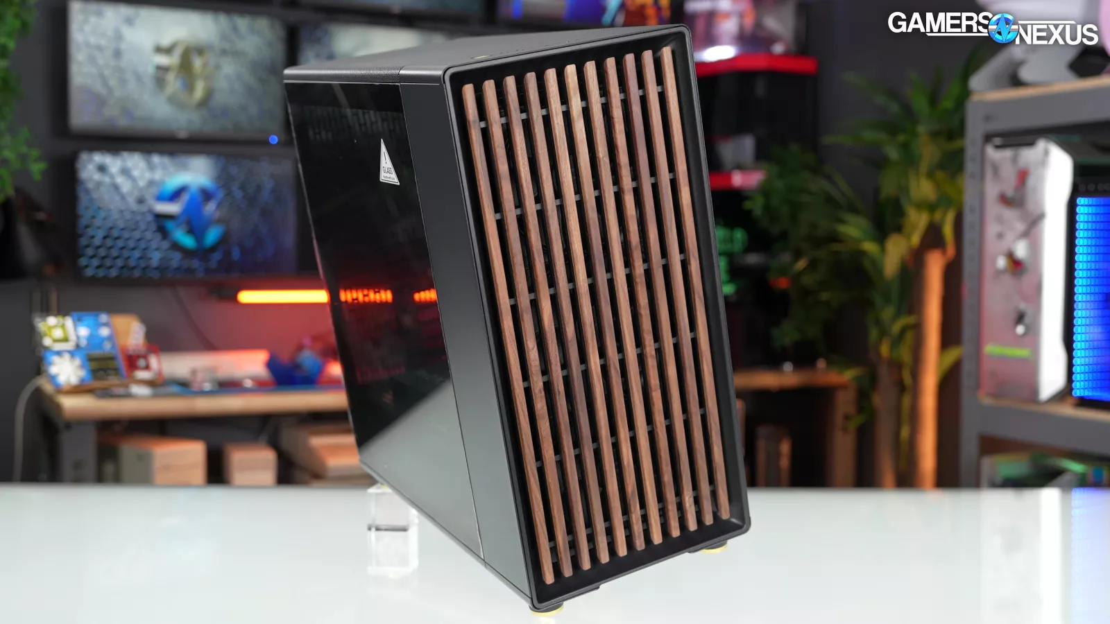 Fractal North XL Case Review & Benchmarks: Wood Panels & Mesh | GamersNexus