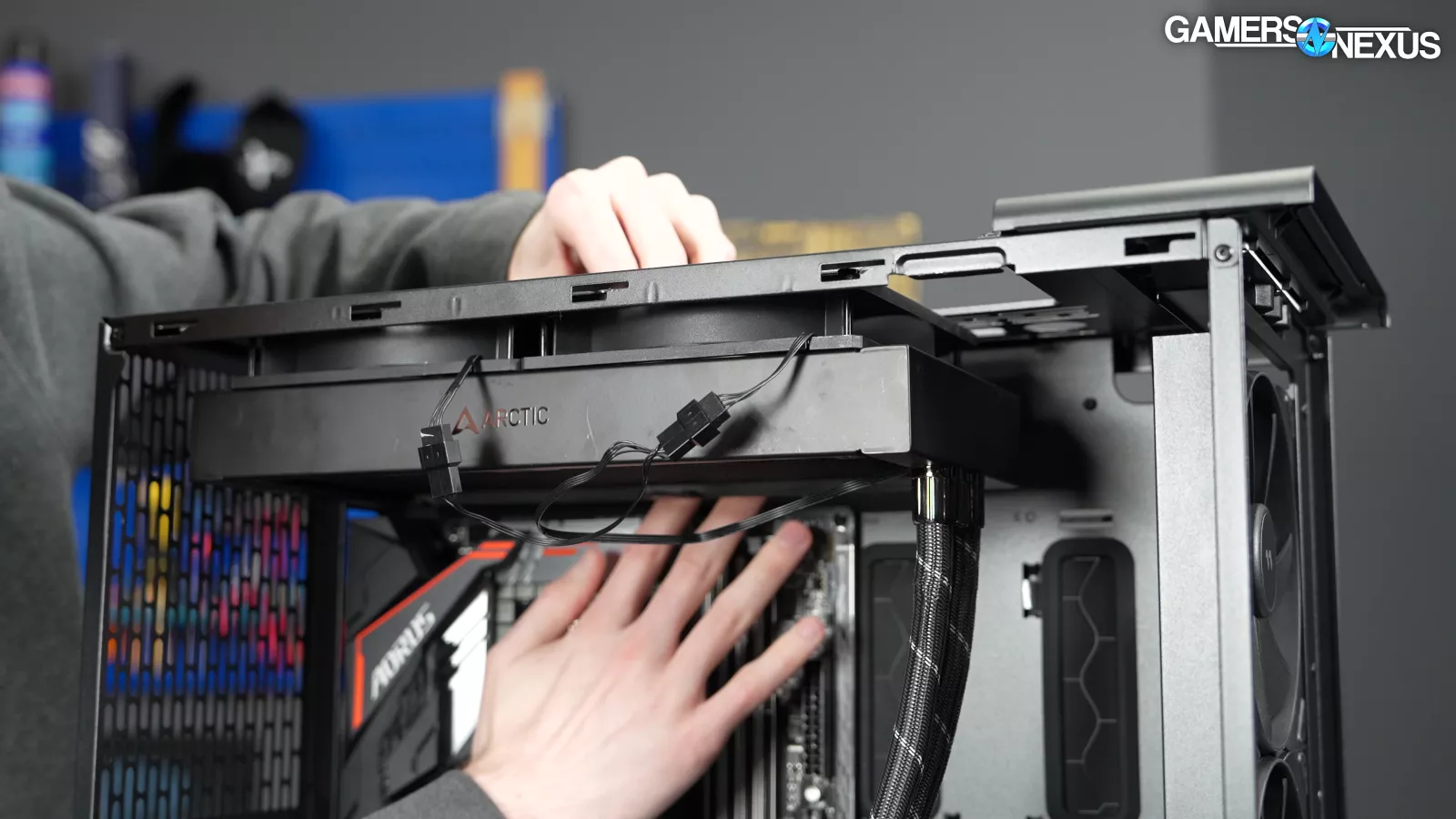 Fractal North XL Case Review & Benchmarks: Wood Panels & Mesh | GamersNexus