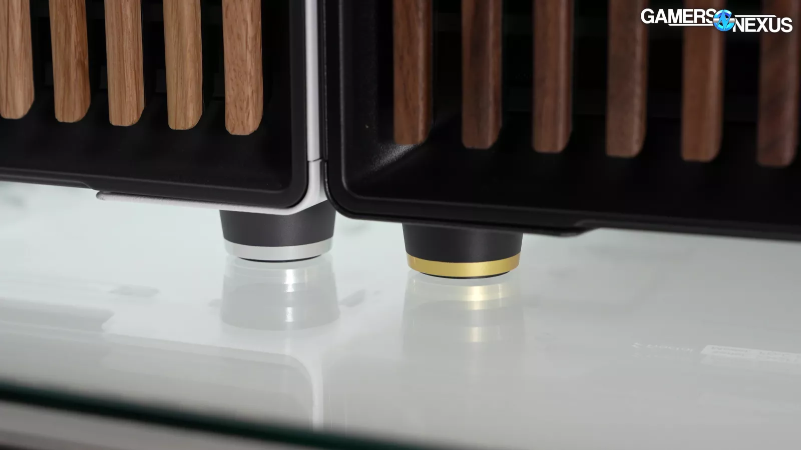 Fractal North XL Case Review & Benchmarks: Wood Panels & Mesh | GamersNexus