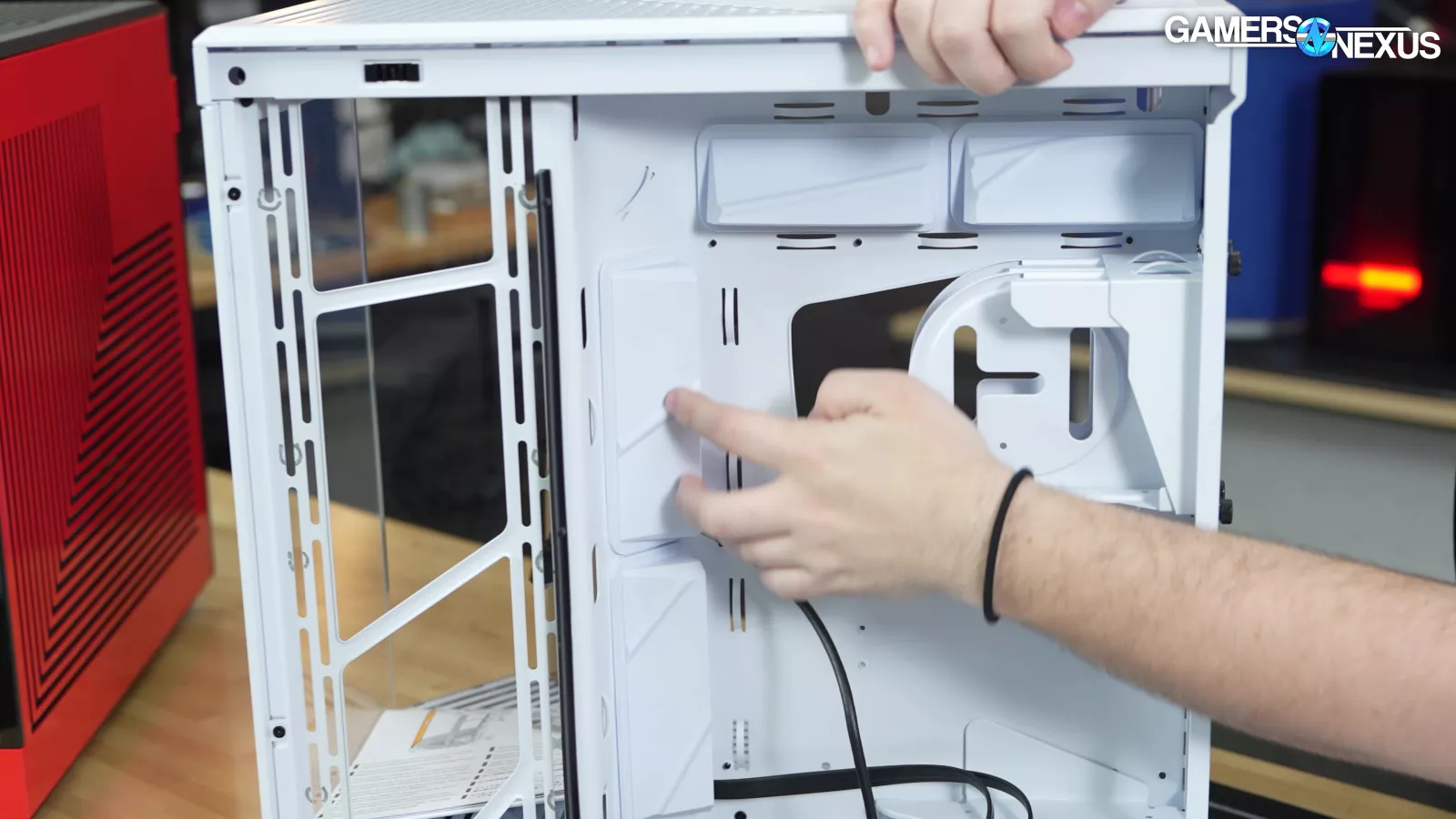 Hyte Y70 Case Review: Thermal Benchmarks, Cable Management, & Build ...