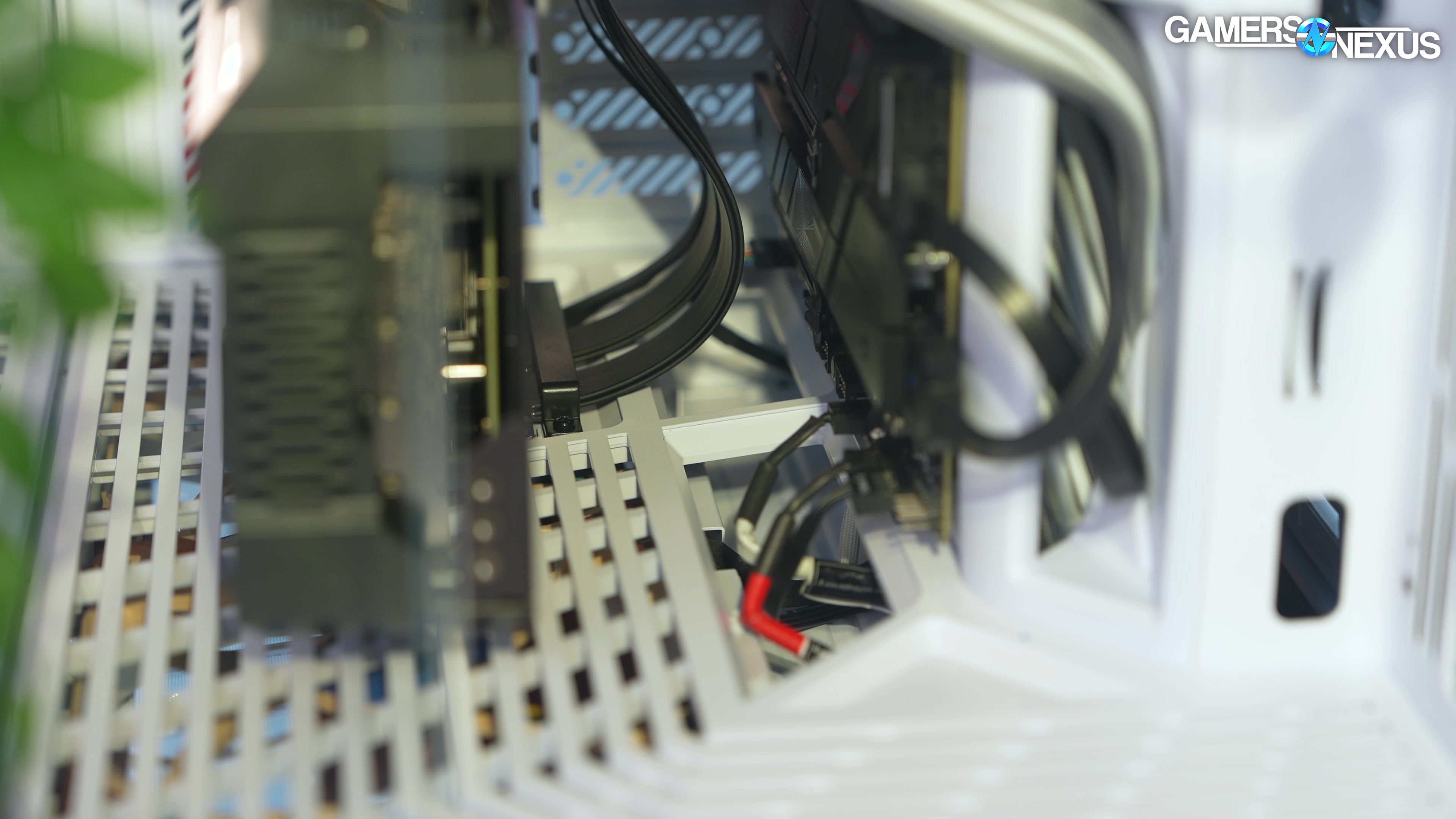 Hyte Y70 Case Review: Thermal Benchmarks, Cable Management, & Build ...