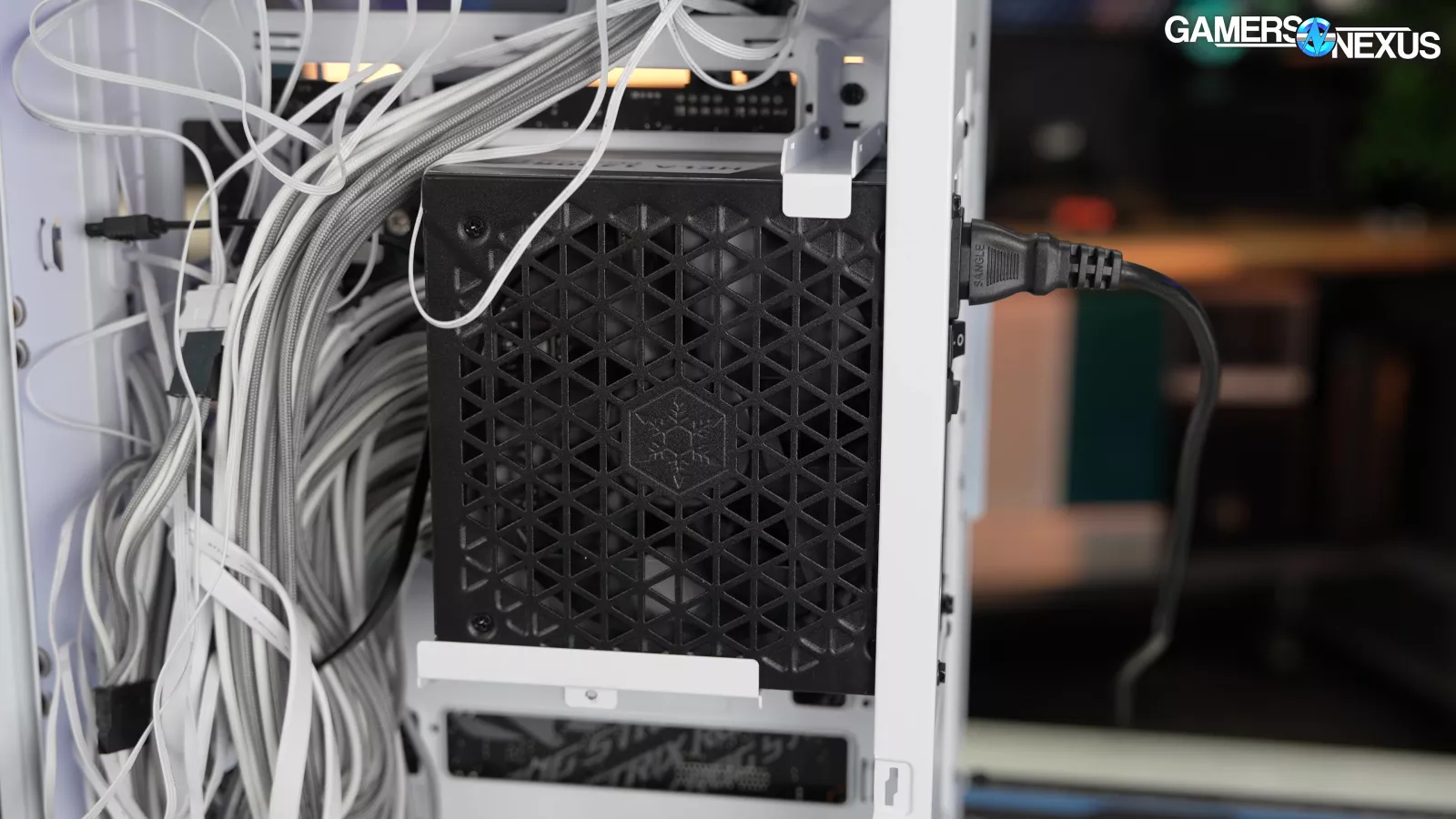 Innovative: be quiet! Light Base 600 Case Review & Benchmarks | GamersNexus