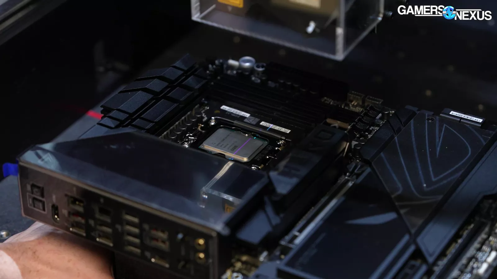 Intel Unbends Its CPUs: 285K RL-ILM vs. Standard ILM Laser, Pressure ...