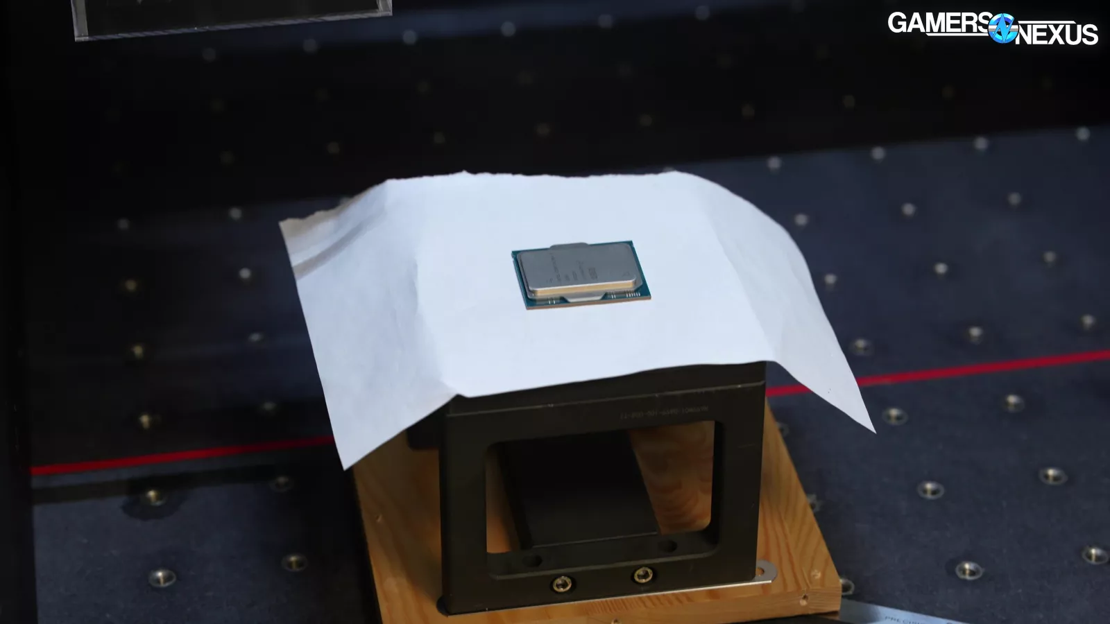 Intel Unbends Its CPUs: 285K RL-ILM vs. Standard ILM Laser, Pressure ...