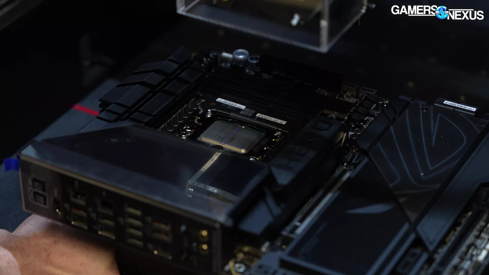 Intel Unbends Its CPUs: 285K RL-ILM vs. Standard ILM Laser, Pressure ...