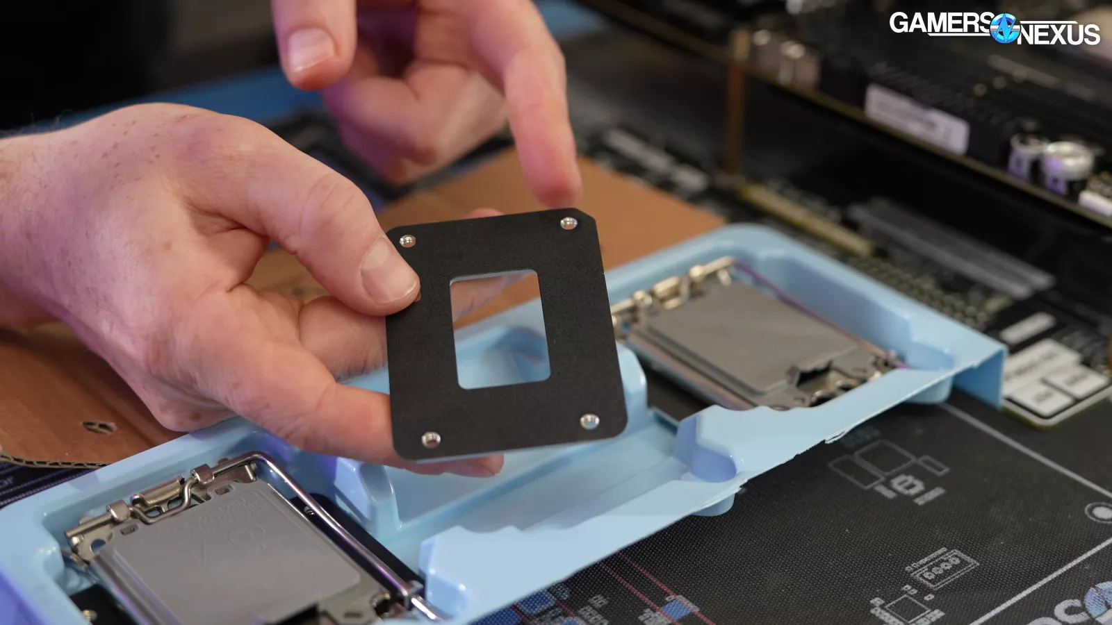 Intel Unbends Its CPUs: 285K RL-ILM vs. Standard ILM Laser, Pressure ...