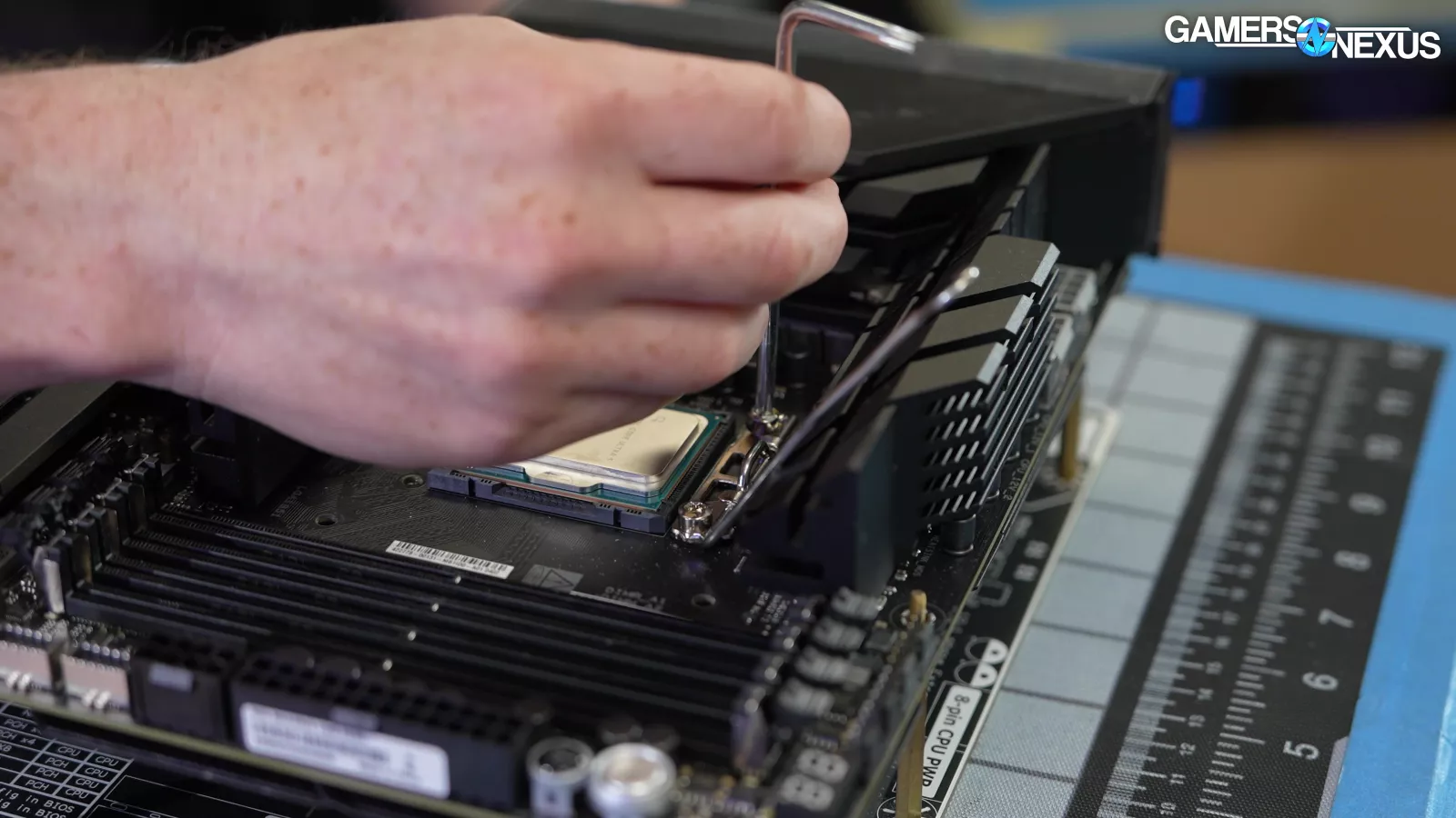 Intel Unbends Its CPUs: 285K RL-ILM vs. Standard ILM Laser, Pressure ...