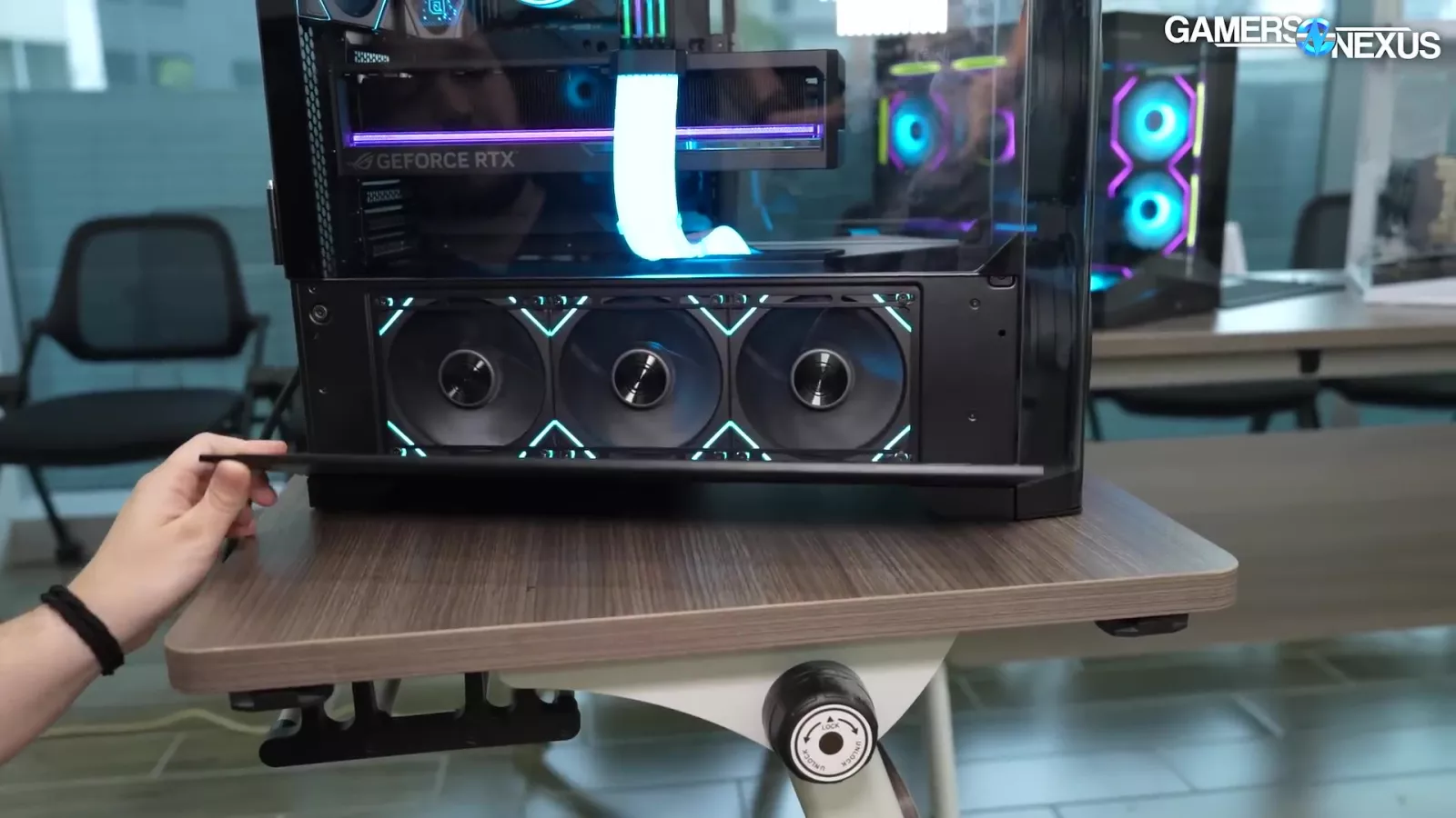 Lian Li Lancool 4 Has Fans in Glass, 217 Infinity, DAN B4, and $45 Case ...