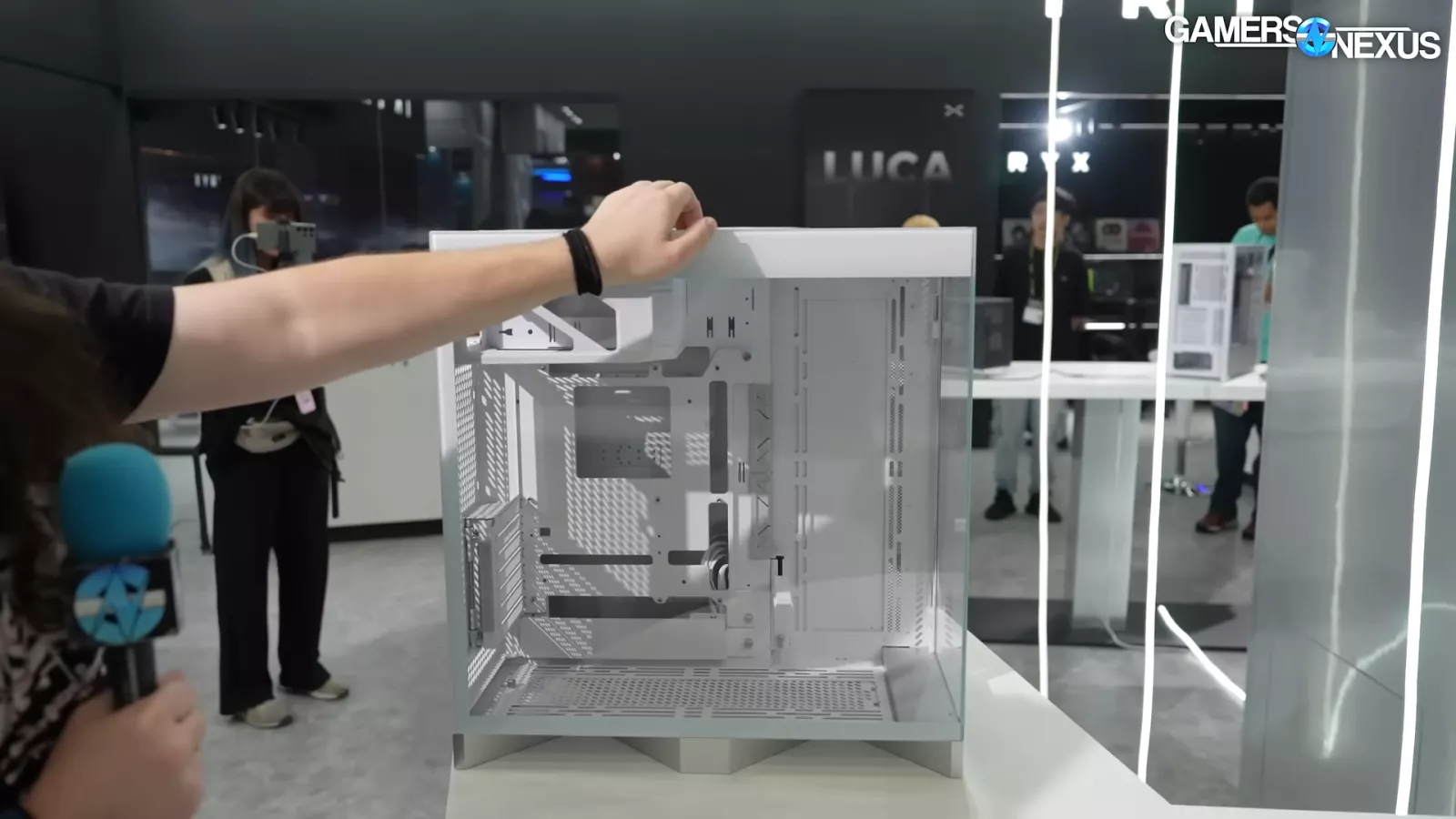 The Weirdest New PC Company: Tryx '3D' Panorama Cooler, Paracord Case ...